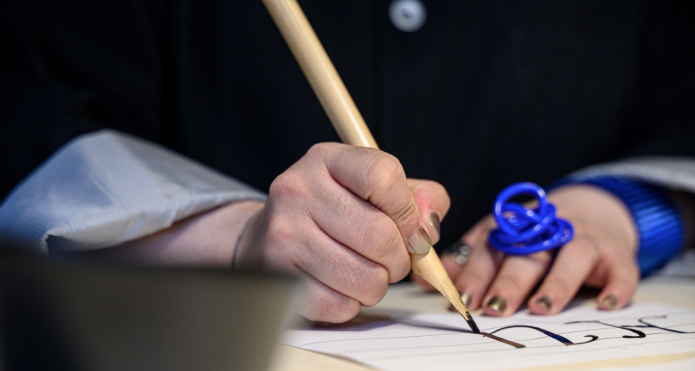 Hua Yong Wins Yishu 8 Golden Phoenix Prize 2024 - Hennessy