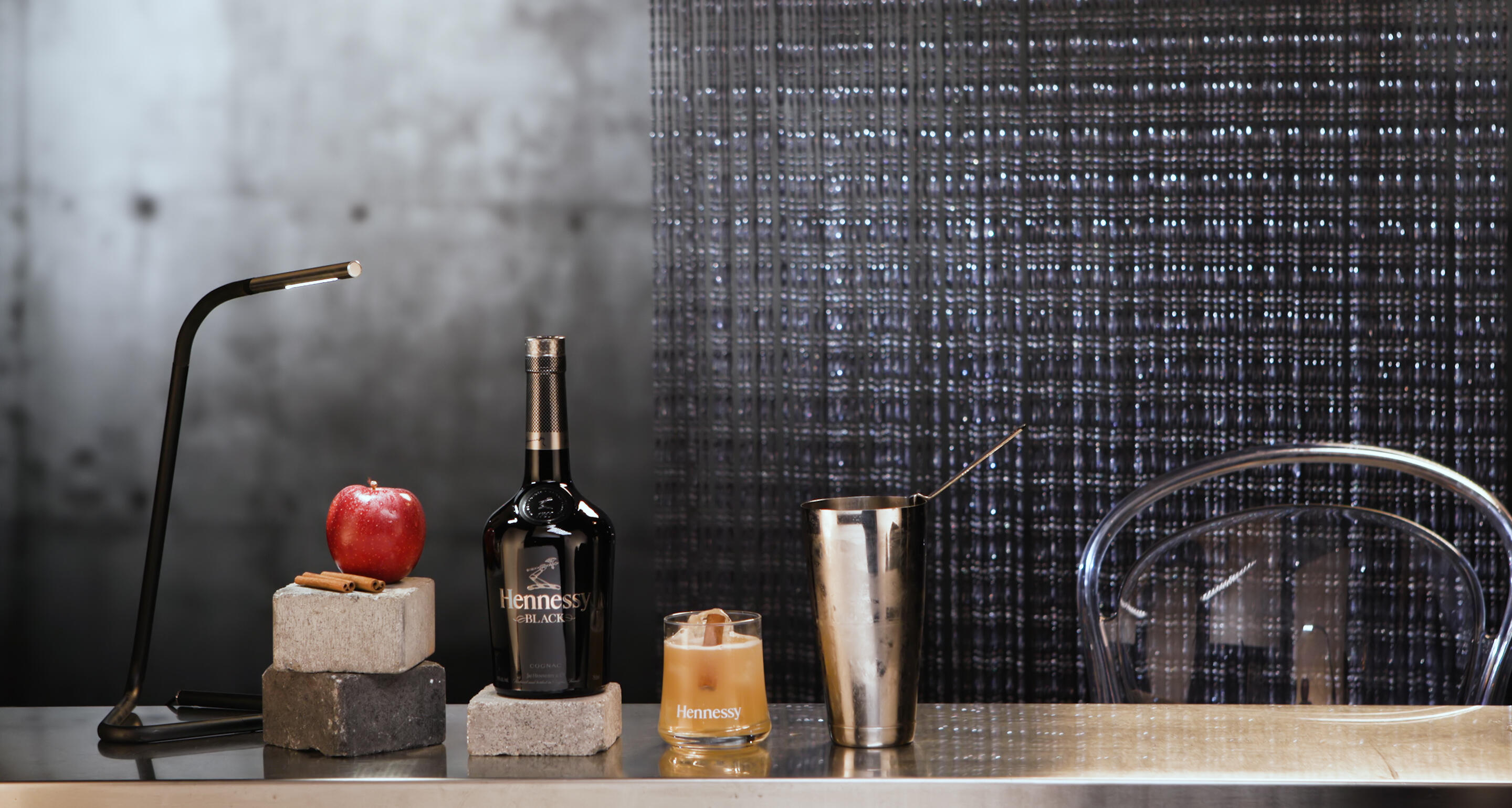 Cognac drink Spiced Apple: cocktail recipe - Hennessy