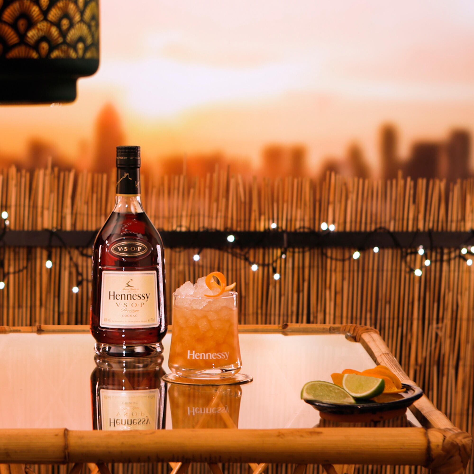 5 cocktails ideal for a rooftop summer party | Hennessy USA